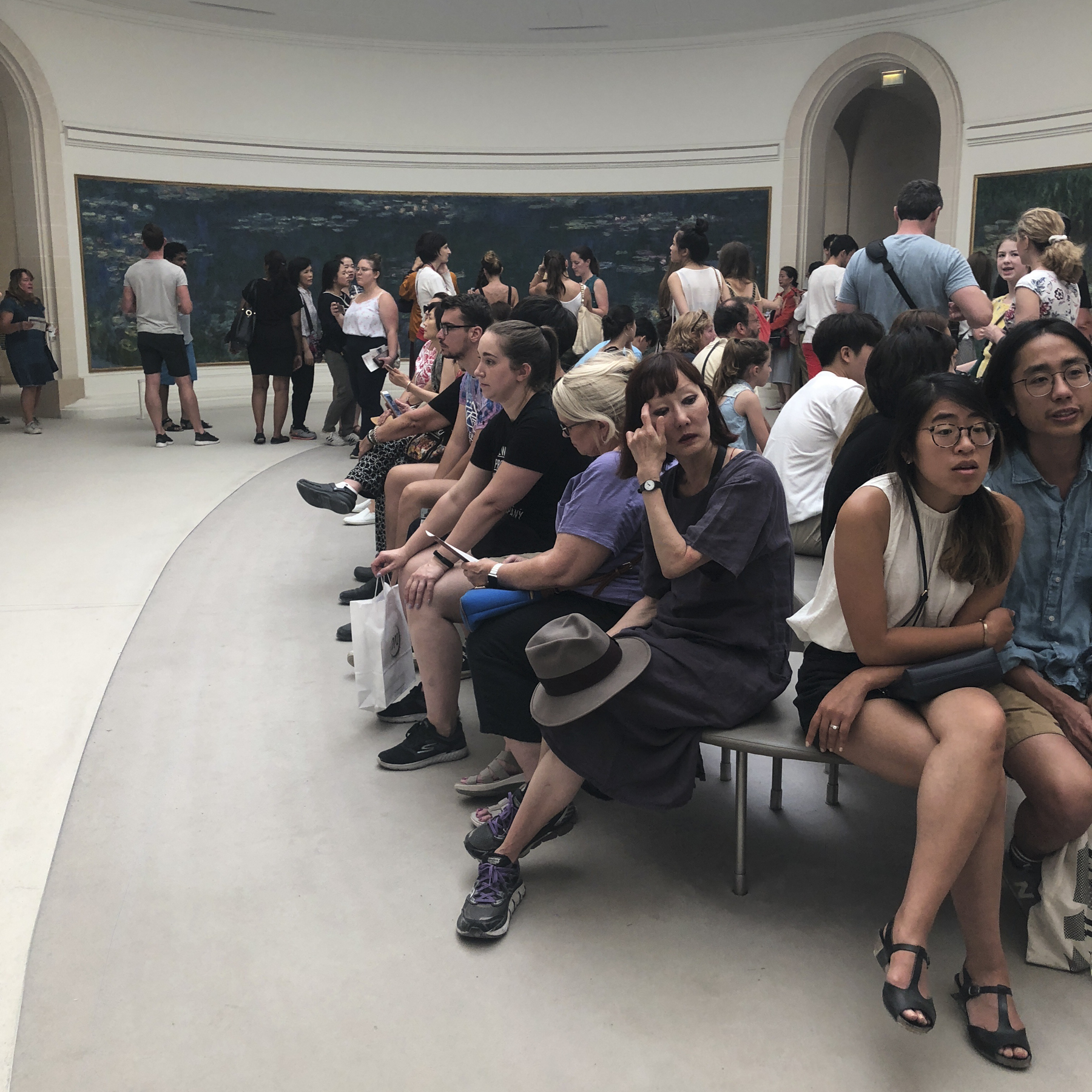 How to View Art – Anthrow Circus