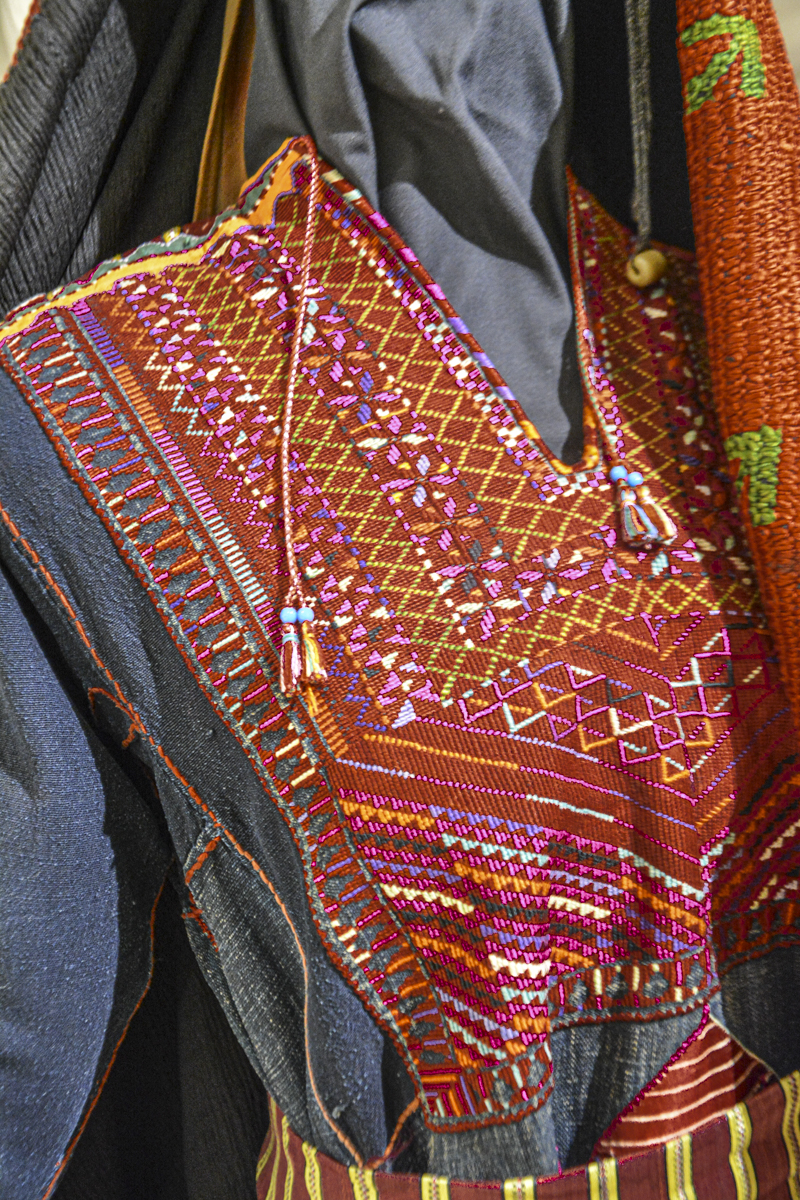 Palestinian Costumes: The Embroidered History of Palestinian and ...