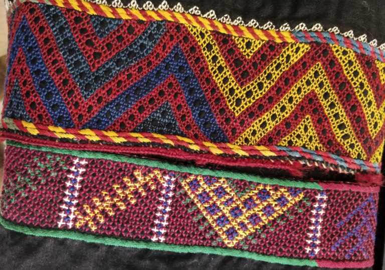 Jordanian Costumes: The Embroidered History of Palestinian and ...
