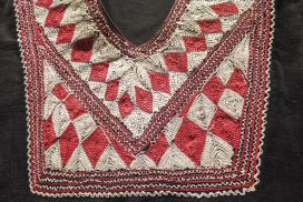 Jordanian Costumes: The Embroidered History of Palestinian and ...